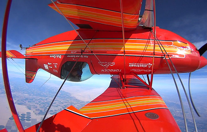 Most consecutive inverted flat spins in an aircraft | غينيس للأرقام ...